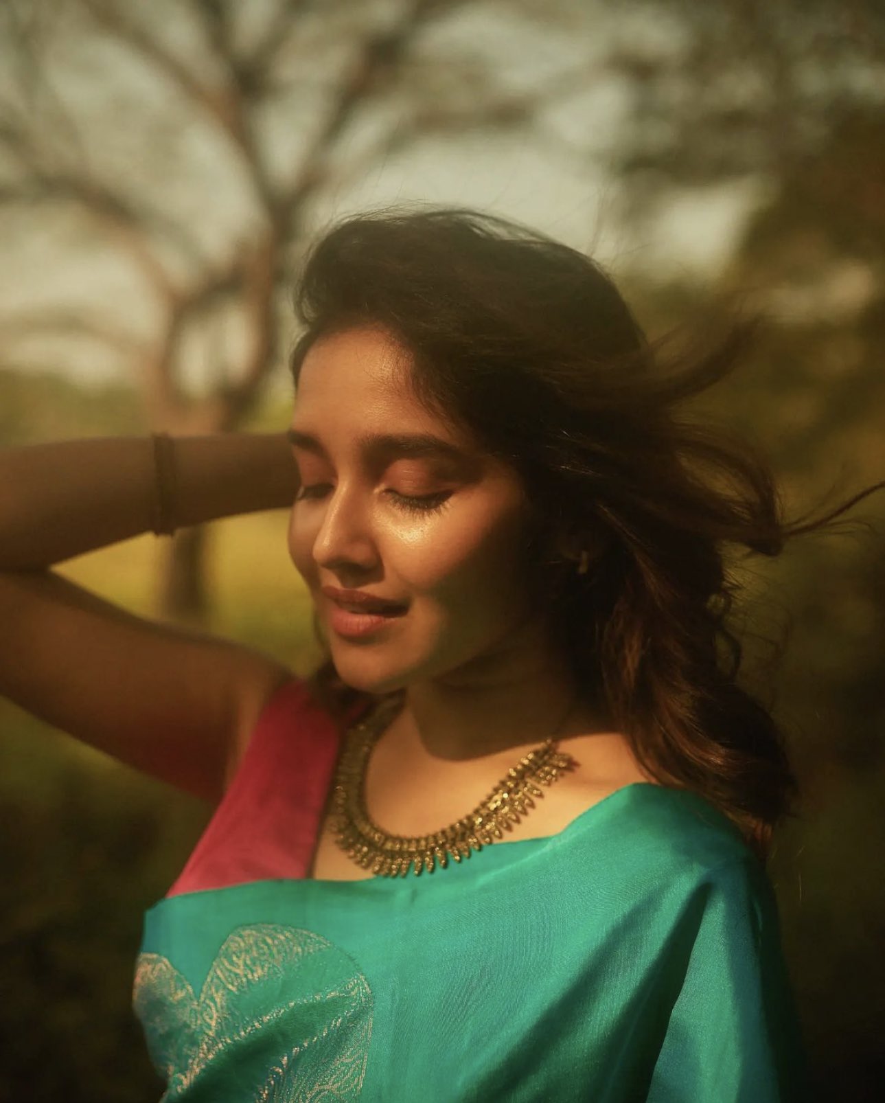 അനിഖ സുരേന്ദ്രൻ Photos & Images # 16292 - Filmibeat Malayalam