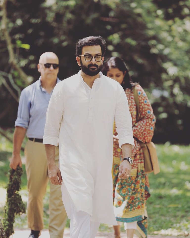 Pathinettam Padi Photos & Images # 555 - Filmibeat Malayalam