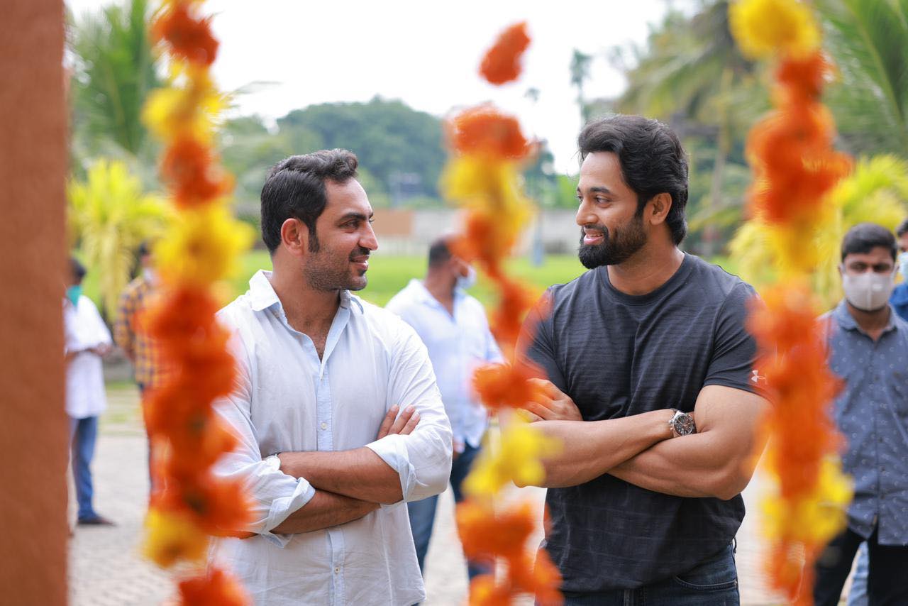 12th Man Photos & Images # 8742 - Filmibeat Malayalam