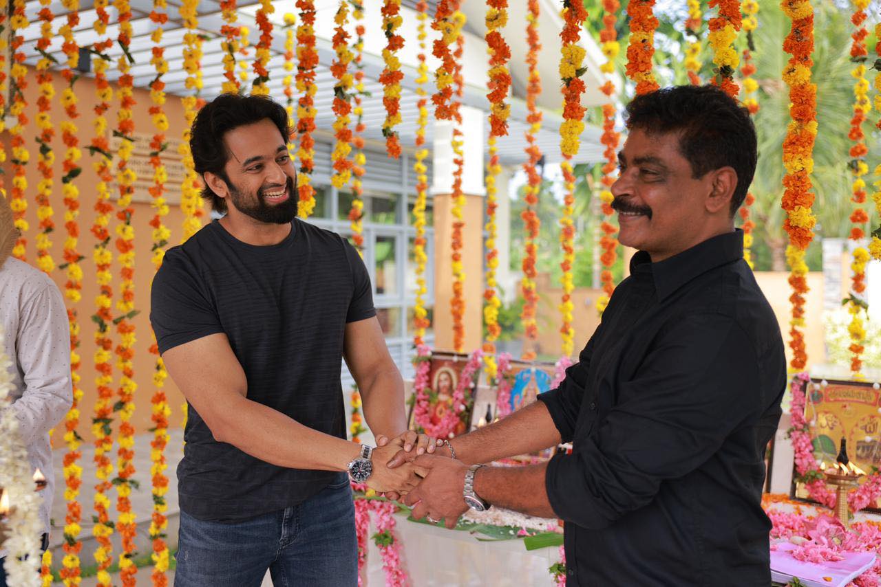 12th Man Photos & Images # 8742 - Filmibeat Malayalam