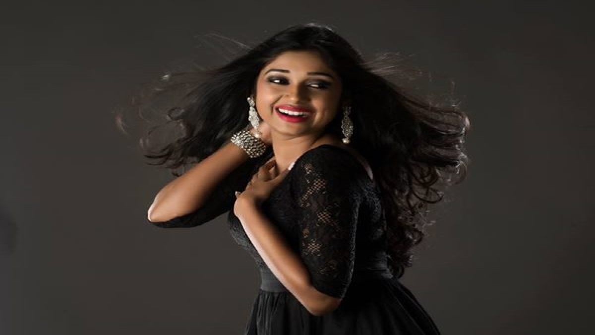 Singer Antara Mitra is not greedy for work - Malayalam Filmibeat