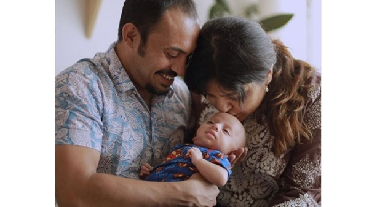 soubin shahir shared family photo - Malayalam Filmibeat