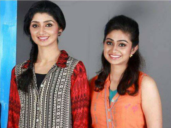 Divya Unni with her sister Vidhya Unni - Malayalam Filmibeat