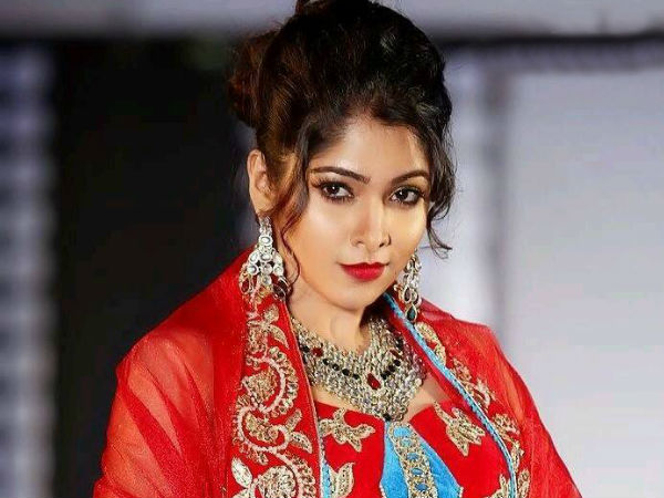 I was unsure doing an item number: Muktha - Malayalam Filmibeat