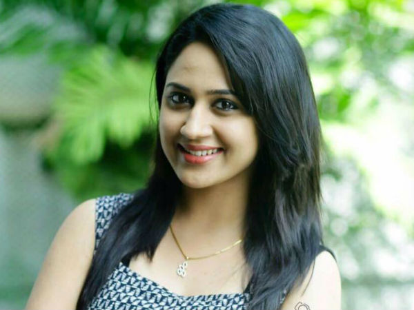 Miya to bollywood truth behind the news - Malayalam Filmibeat