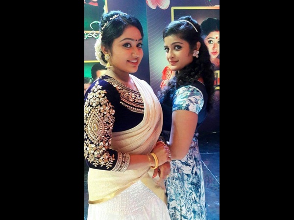 Chandanamazha serial actresses engagement - Malayalam Filmibeat