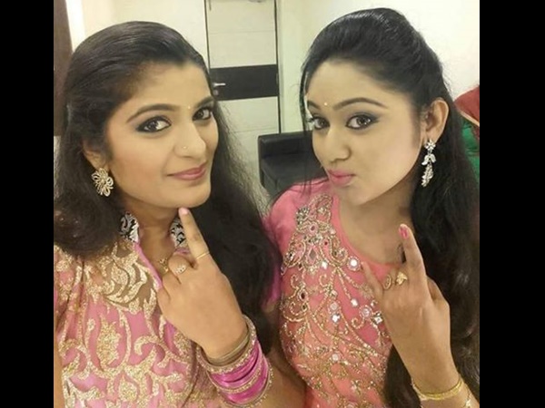 Chandanamazha serial actresses engagement - Malayalam Filmibeat