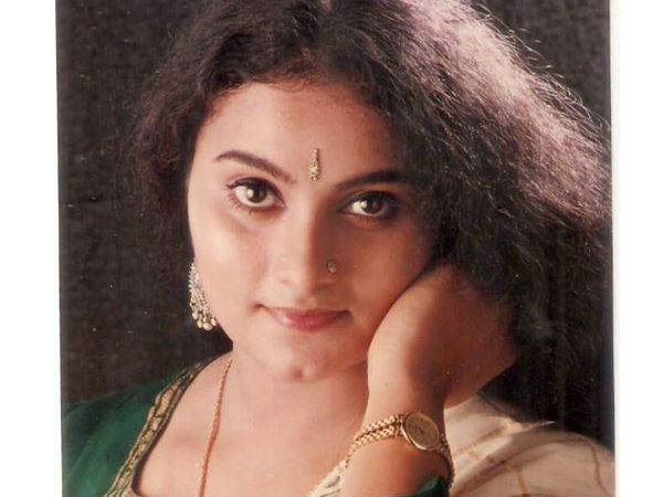 Badai Bungalow fame Praseetha Menon is basically a lawyer - Malayalam ...