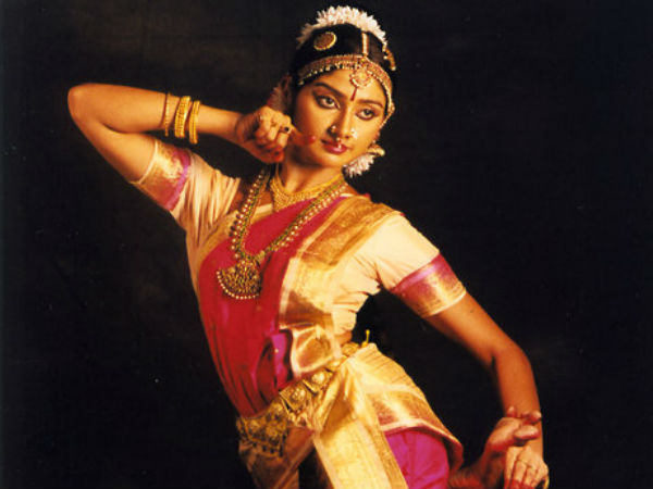 Divya Unni's wishes to her hubby - Malayalam Filmibeat