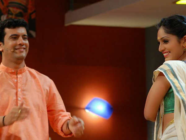 Mithun Ramesh and wife Lakshmi in Badai Bungalow 2 - Malayalam Filmibeat